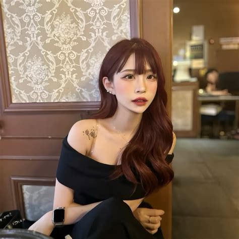 수 빈 153 2 • Threads Say More