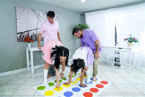 Teamskeet Sofie Reyez Nia Bleu Twist And Fuck Daughterswap Nia Bleu And Sofie Reyez