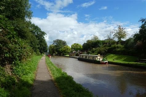 Canal Near Long Lane Bridge © Ds Pugh Cc By Sa 2 0 Geograph Britain
