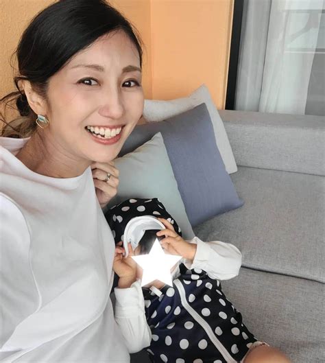 酒井千佳さんのインスタグラム写真 酒井千佳instagram「 先月の沖縄旅行。 基本プールと海でゆったりしていたよ。 娘も楽しんで