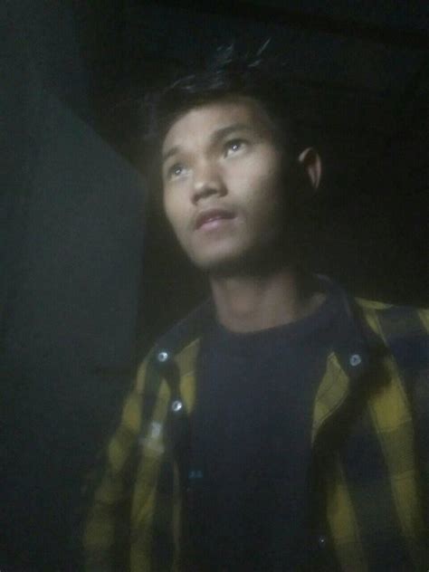 အလွမ်းမဲ့ ကမ္ဘာမှာ ရှင်သန်ချင်တယ် လိုက်မလား