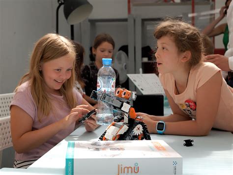 Компания ubtech robotics представила конструкторы роботов jimu и