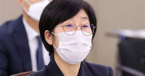 질의 경청하는 한화진 환경부 장관