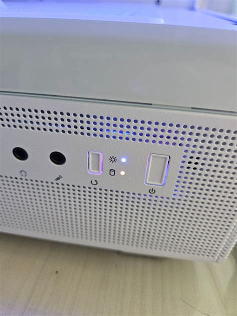 컴퓨터 전원버튼 얖에 빨간불이 깜박이는데 뭔가요 지식in