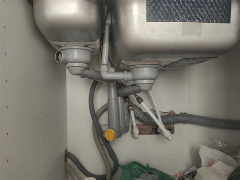 I Ve Broken The Seal In My Kitchen Sink DIYnot Forums