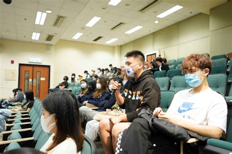 黃應士教授於「香港新聞業：危或機？」研討會中分享 香港浸會大學基金