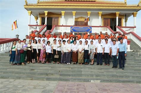 ប្រធានក្រុមការងាររាជរដ្ឋាភិបាល ចុះជួយខណ្ឌកំបូល អរព្រះគុណដល់ព្រះសង្ឃ