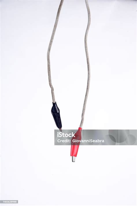 전원 테스트 리드 양극 및 음극 전선 빨간색 및 검은색 커넥터 0명에 대한 스톡 사진 및 기타 이미지 0명 검은색 금속 Istock
