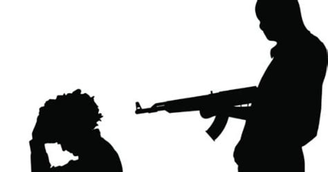 감히 연애 결혼을 해도피 생활 이어가던 젊은 부부 결국