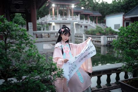 荷叶罗裙一色裁芙蓉向脸两边开 国风 Cosplay联盟 用心传递快乐
