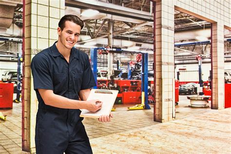 2029세 성인 잘생긴 사람 코카서스 남성 청년 정비사 기계 공역 수리공 수리공 기술자 1명 만 1명 허리 정면 보기 20 24세에 대한 스톡 사진 및 기타 이미지 Istock