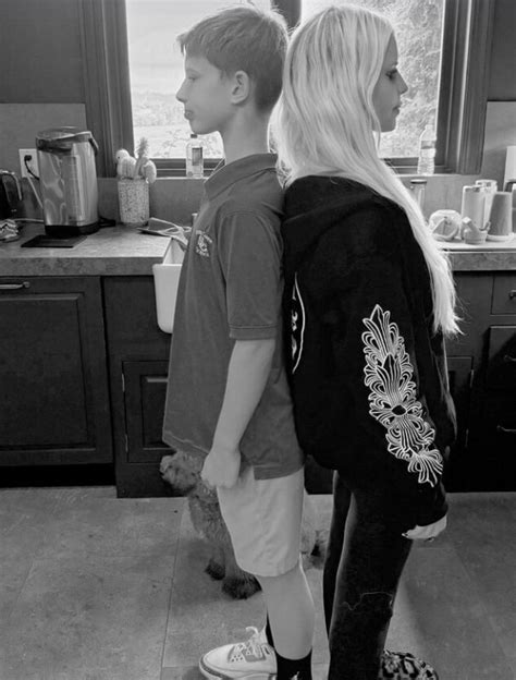 ¡ya Más Alto Que Su Mamá Jessica Simpson Muestra Con Orgullo A Su Hijo De 11 Años