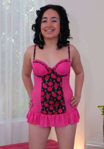 Jackie Lee Model Profile