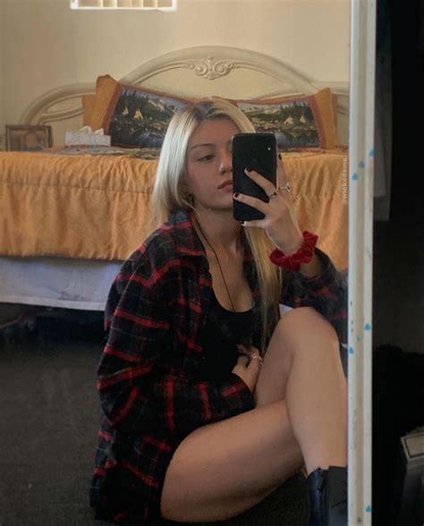 Flannel Flannelshirtoutfits Blonde Aesthetic Flannel Shirt Outfit