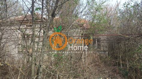 Едноетажна тухлена къща 100 м2 на 25 км от Балчик и морето с Змеево Едноетажна къща 100