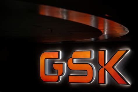 Gsk Chinas Jiangsu Hengrui Strike 500 Million Drug Development Deal Reuters