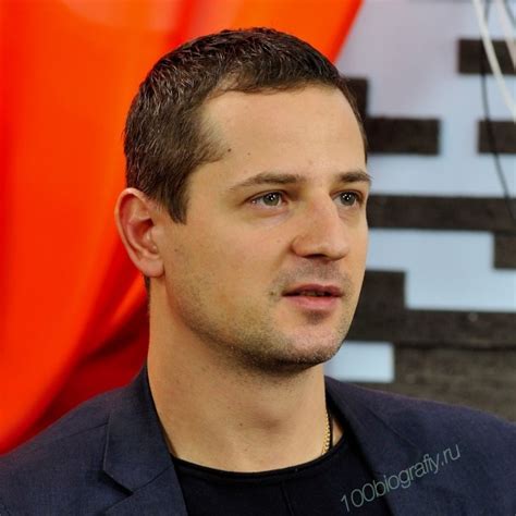 Василий Олейник биография и личная жизнь жена карьера и успех