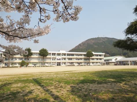 津山市立加茂小学校