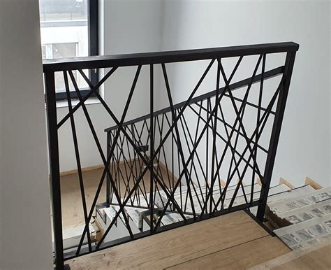 Ковано желязо гаражни и дворни врати огради парапети решетки мебели от ковано желязо маси