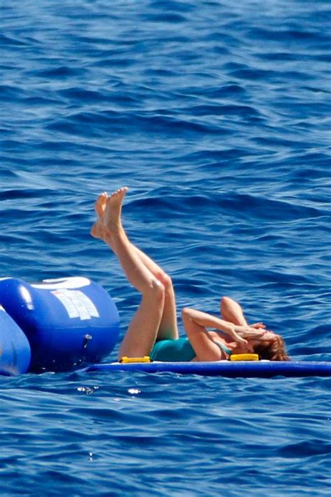 Isla Fisher In A Swimsuit Photos The Fappening