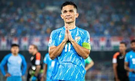 நாயகன் மீண்டும் வரார் ஓய்வு முடிவை திரும்ப பெற்ற சுனில் சேத்ரி Sunil Chhetri Comes Out Of