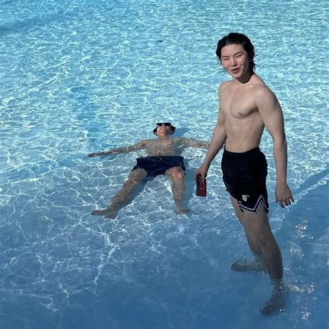 Seventeens Mingyu And Woozi Send Netizens Into Meltdown With Their Hot Af Physiques In New Pool