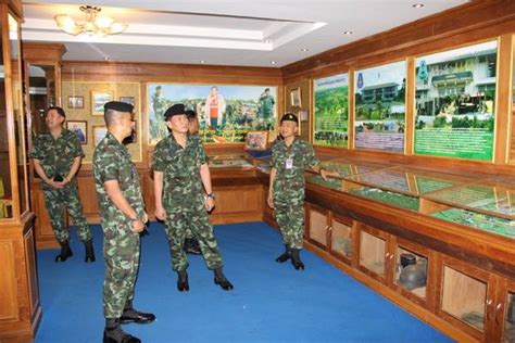 เมื่อวันที่ 060900 พ ค 58 พ อ เจริญชัย หินเธาว์ รอง ผบ กกล บูรพา รอง เสธ กกล บูรพา และ ฝสธ กกล