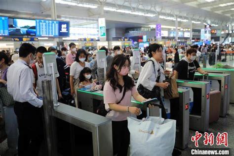 铁路上海站持续高峰 预计日均发送旅客478万人次 搜狐大视野 搜狐新闻