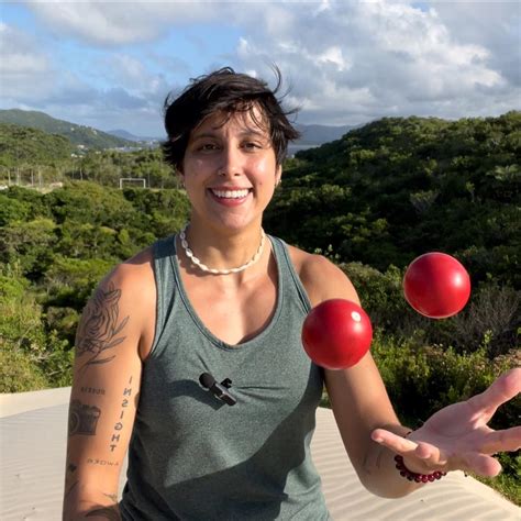 Desabafe Um Date Nos Comentários O Garotas Ao Mar Weekend é Tudo O