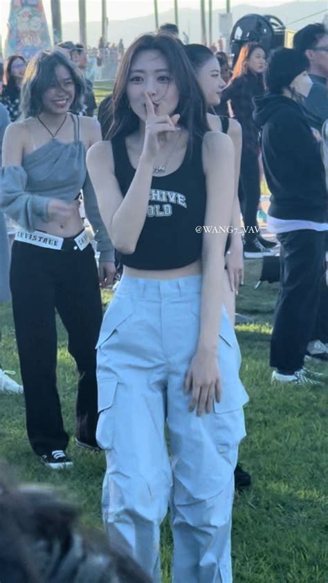 Pin By Liv On Itzy ♡ Kpop Fashion Outfits Teen Fashion Outfits Kpop Outfits