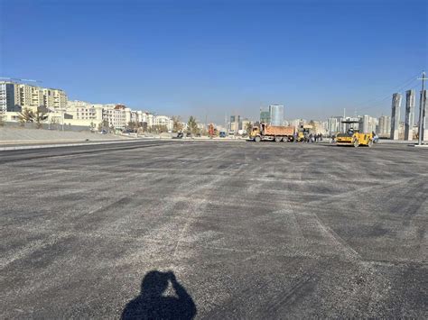 Үндэсний цэцэрлэгт хүрээлэнгийн баруун талд 400 машины зогсоол барьж