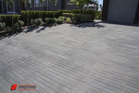 Linear Concrete Pavers For Modern Garden Design