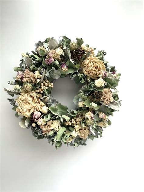 エクリュandグリーンのドライフラワーリース リース Florist Lugna 通販 16463623｜creema クリーマ ハンドメイド・手作り・クラフト作品の販売サイト