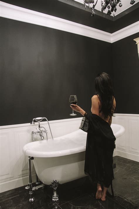 Фото Девушка В Ванне Лица — Фото