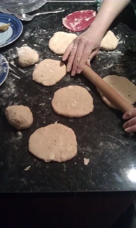 Halloumi And Chilli Flake Flatbreads Aunty Gs Kitchen
