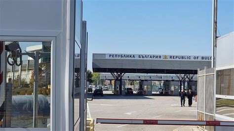 В ДЕСЯТКАТА Спипаха кокаин за над 1 милион лева в турска кола СНИМКИ