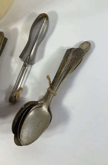 Pfaltzgraff Oven And Microwave Safe Bowl Filled With Silverware And