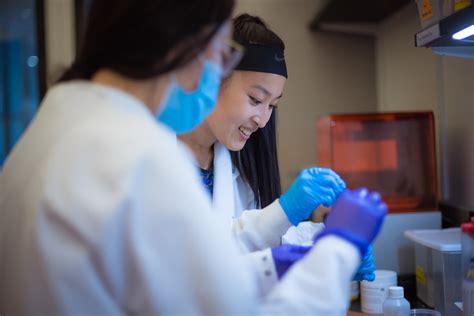 Babe Advising MIT Microbiology Program