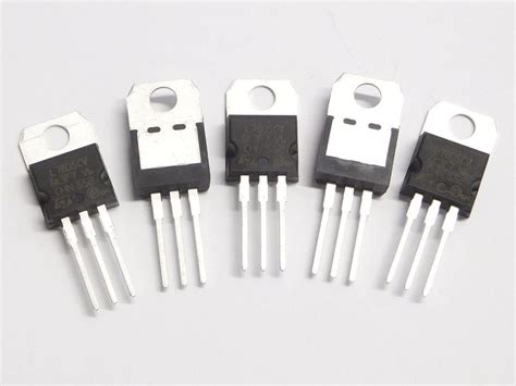 CANADUINO X ST Microelectronics L CV DG V A Voltage Regulator Amazon Ca Industrial