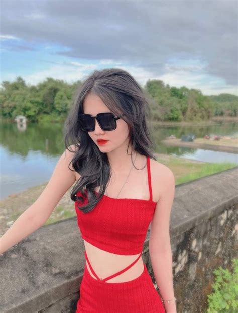 Ghim của miu miu trên girl xinh Dép