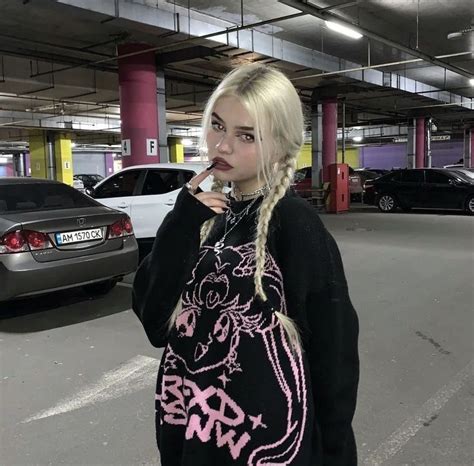 Unknwxxn Adlı Kullanıcının чехлы для члена Panosundaki Pin Grunge Tarzı 90lar Modelleri