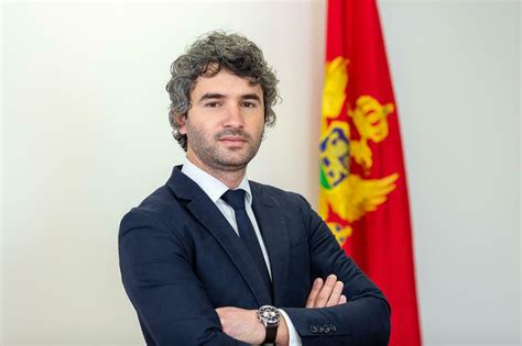 Крстовић смијењен Пејовић поднио оставку ИН4С