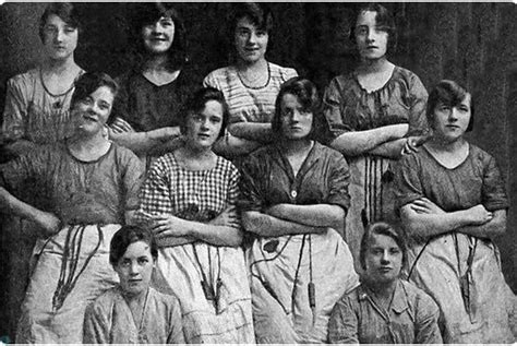 قسمت عجیب عکس این دخترها چیه؟