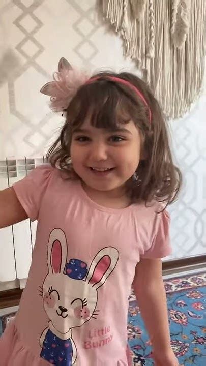 گندم خانم رفته باغ وحش داره برای بابا بیزاد تعریف می کنه 🥰😜 کلیپ جدید گندم خانم دلبر Youtube