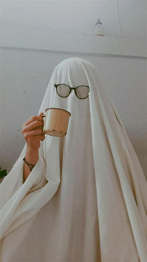 Ghost Photoshoot Challenge Hantu