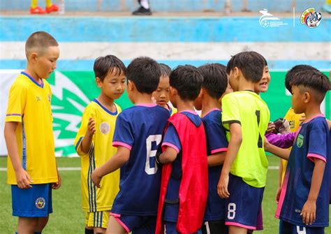 ФОТО Бяцхан хөлбөмбөгчдийн тэмцээнд 1200 гаруй хүүхэд оролцож байна Isee Mn