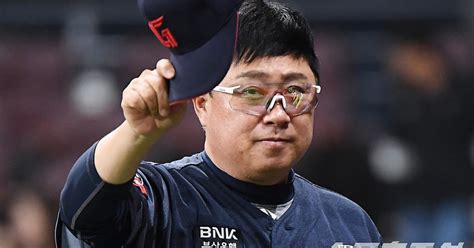 5점차 뒤집고 → 기싸움 안 밀리고…롯데가 펼치는 강팀의 야구 김태형 감독의 속내 난 선생님이 아냐 [부산포커스]