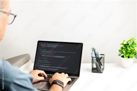 Foto De Programmer Coding Compiler Encode Debug And Developer