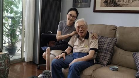 《汉武大帝》两大主演聚首！87岁焦晃满头白发， 王皇后”好优雅宋晓英焦晃汉武大帝新浪新闻