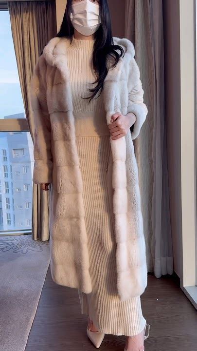 슈가밤 코펜하겐퍼 벨라 덴마크산 퍼플 호리젠탈 후드 롱 밍크코트 2 Colors 슈가밤 슈가밤sugarbalm Fashion 밍크코트 사가폭스 롱밍크코트